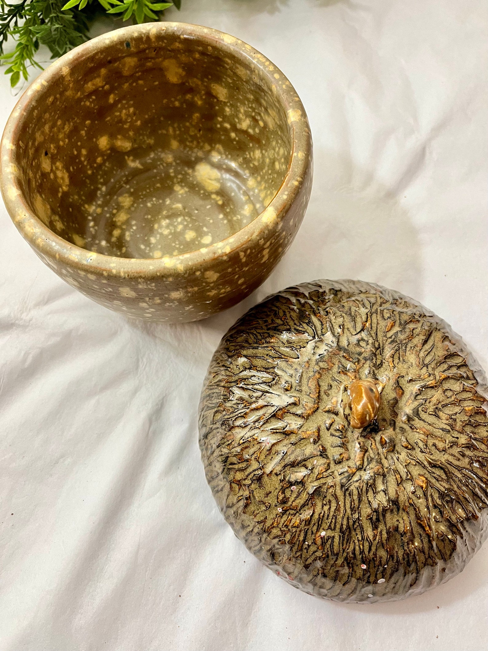 Pottery Bowl Arties Acorn Bowl Earthy Beautful Color and Lid - Etsy