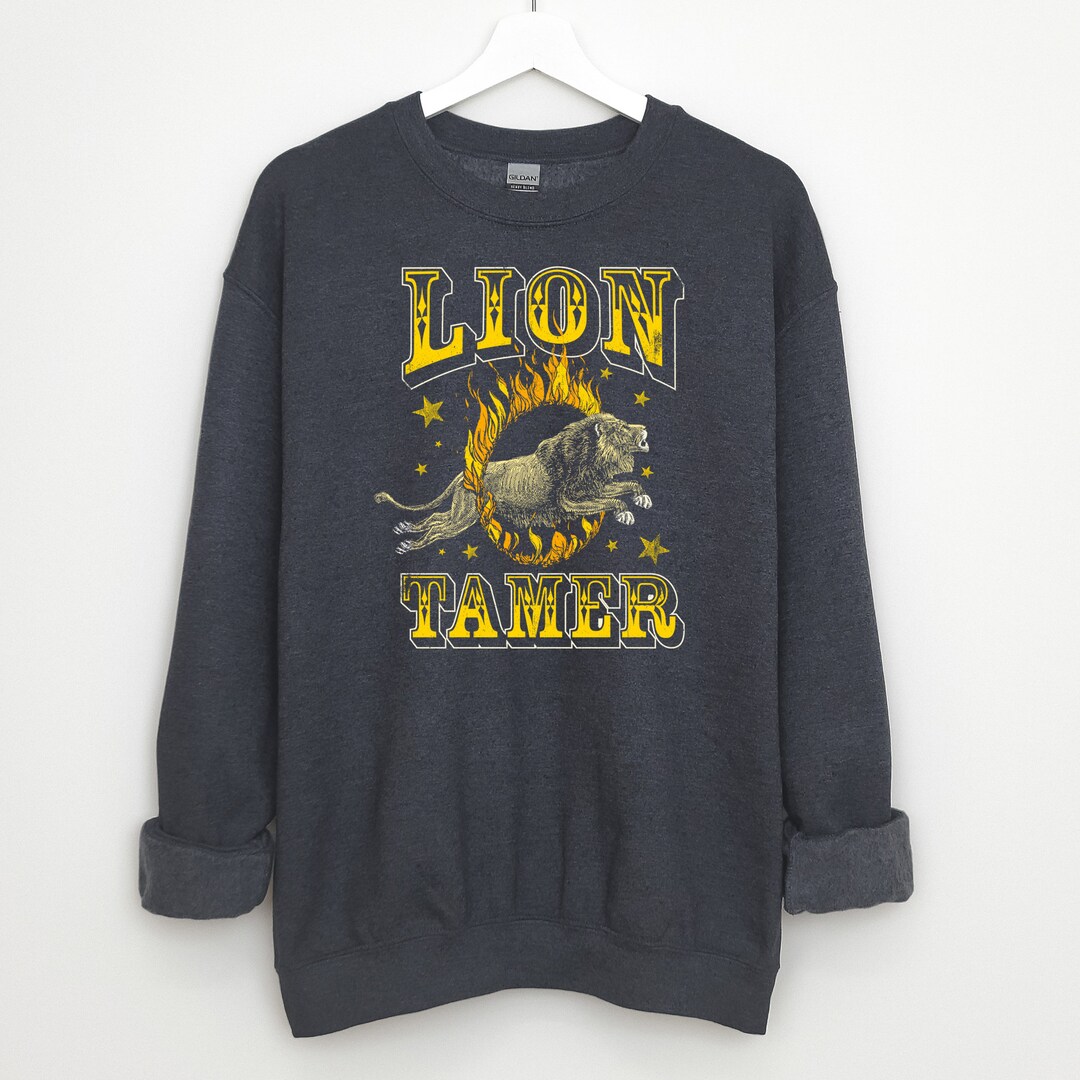 Lion Tamer Sweatshirt / Circus Themed Sweater / Vintage Circus Pullover ...