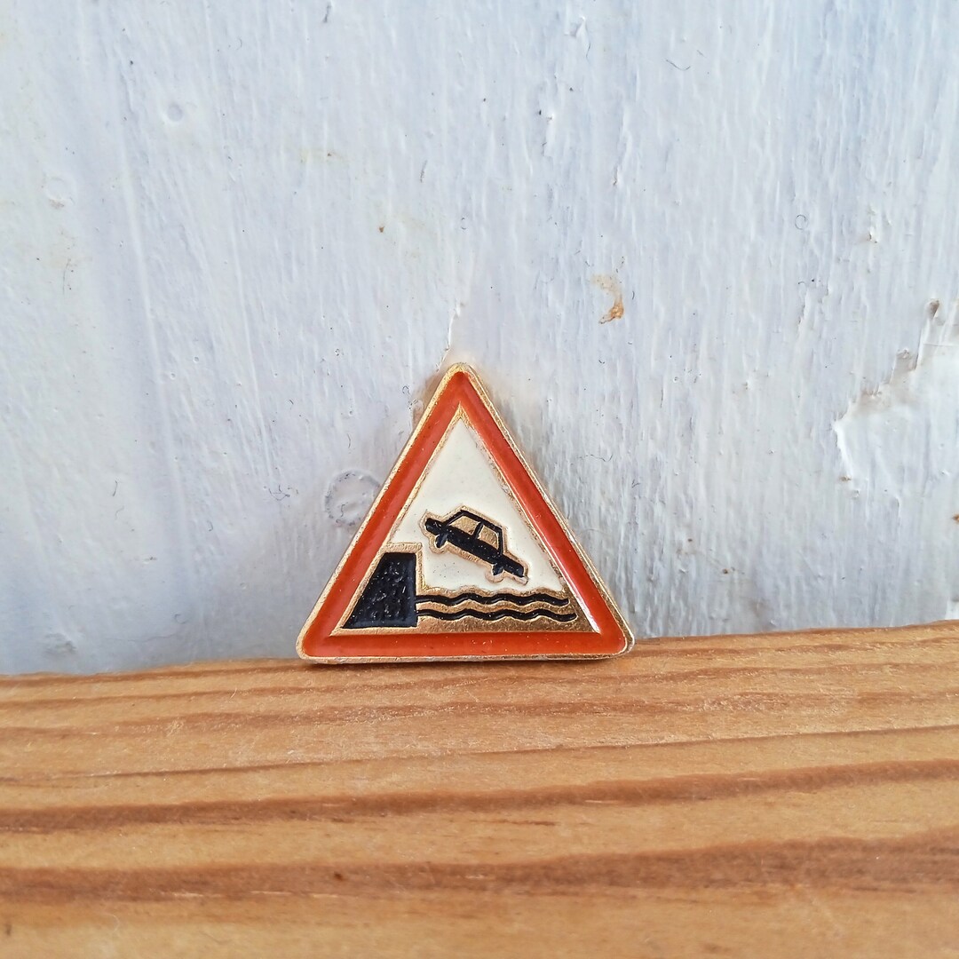 Exit to the Embankment Sign ,traffic Laws, Childrens Pin, Road Sign ...