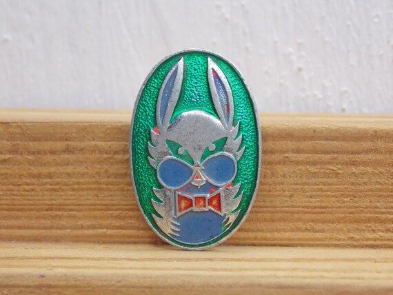 Pin Hare, Childrens pin, Backpack pin, Rabbit pin - Gem