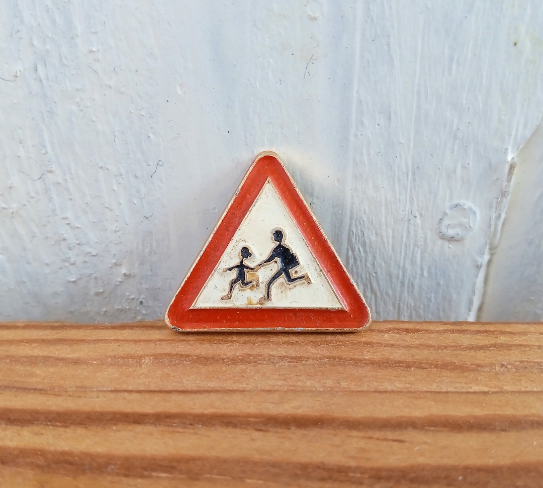 Sign Children Run Across the Road , Traffic Laws, Childrens Pin, Road ...