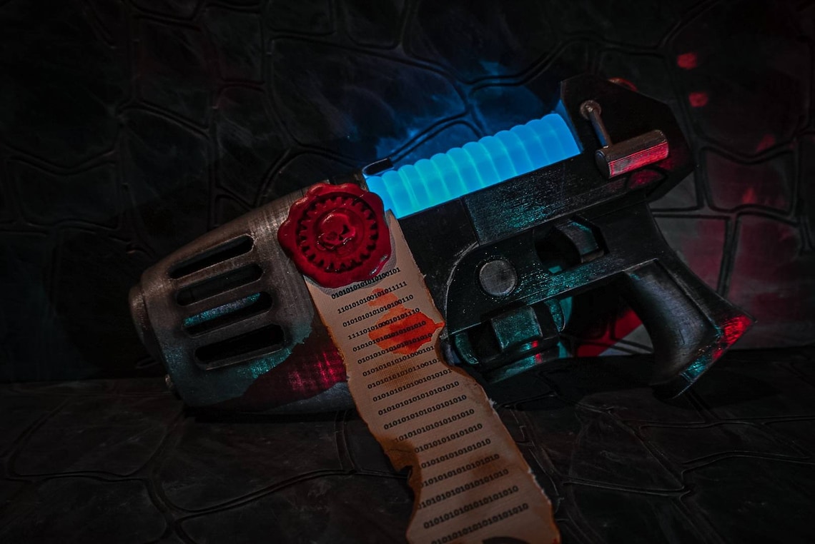 Warhammer 40K Plasma Pistol. Real Size Pistol Replica to Space | Etsy
