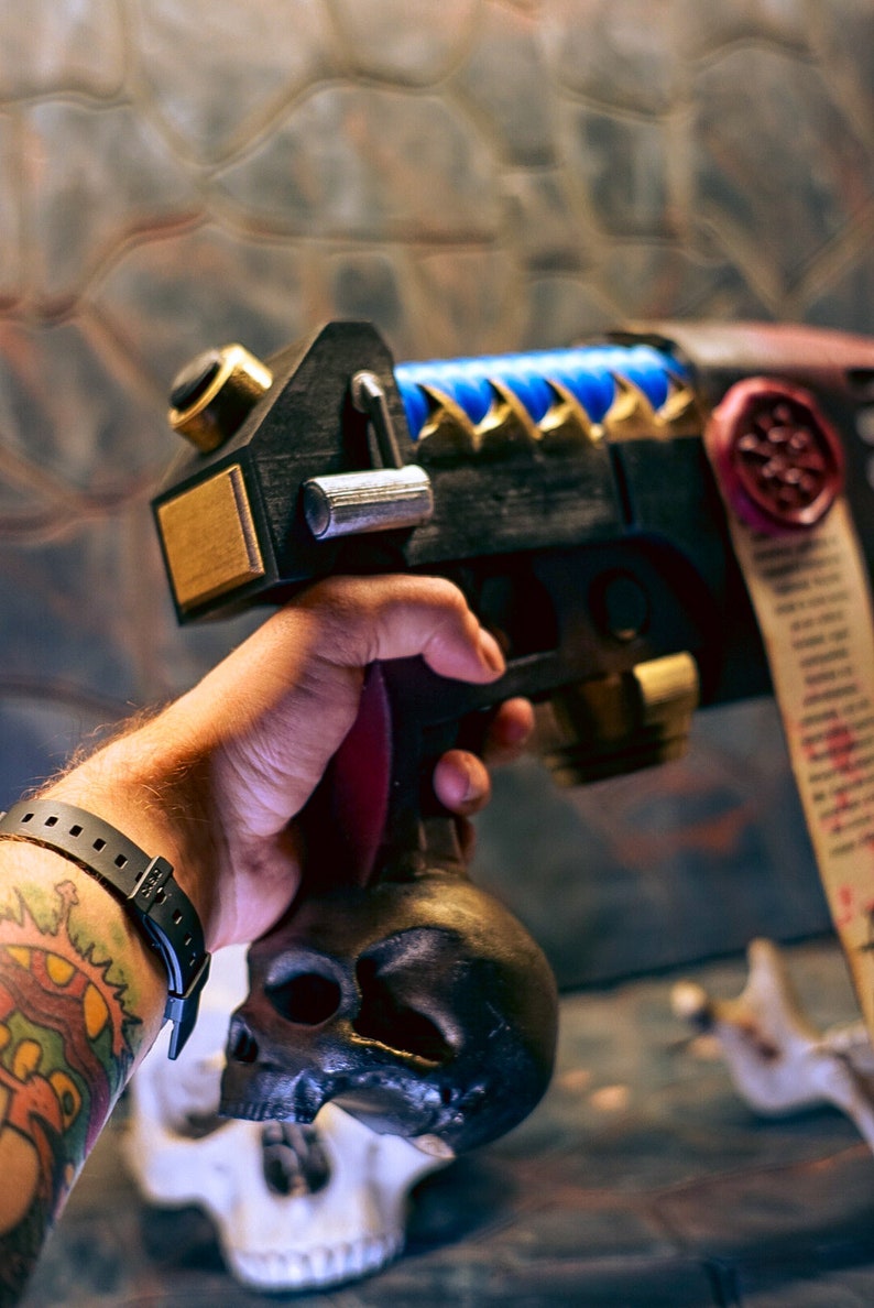 Warhammer 40K CHAOS KHORNE Plasma Pistol Real Size Pistol - Etsy