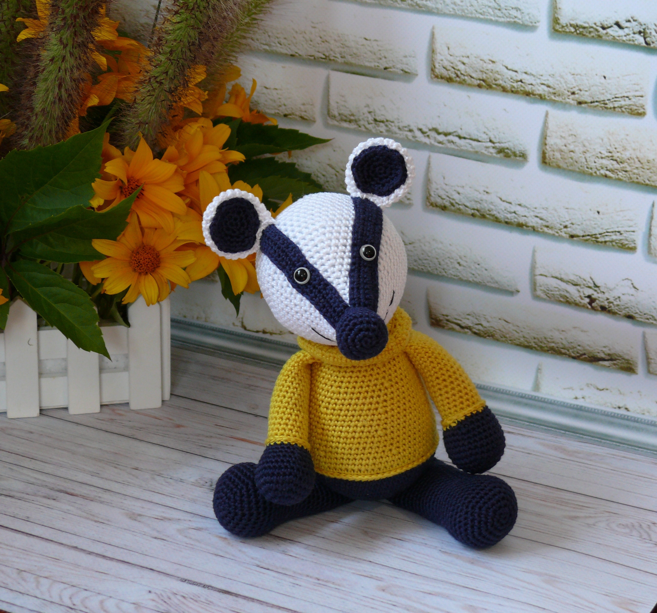 PATRÓN: tejón amigurumi PDF patrón de ganchillo en inglés - Etsy España