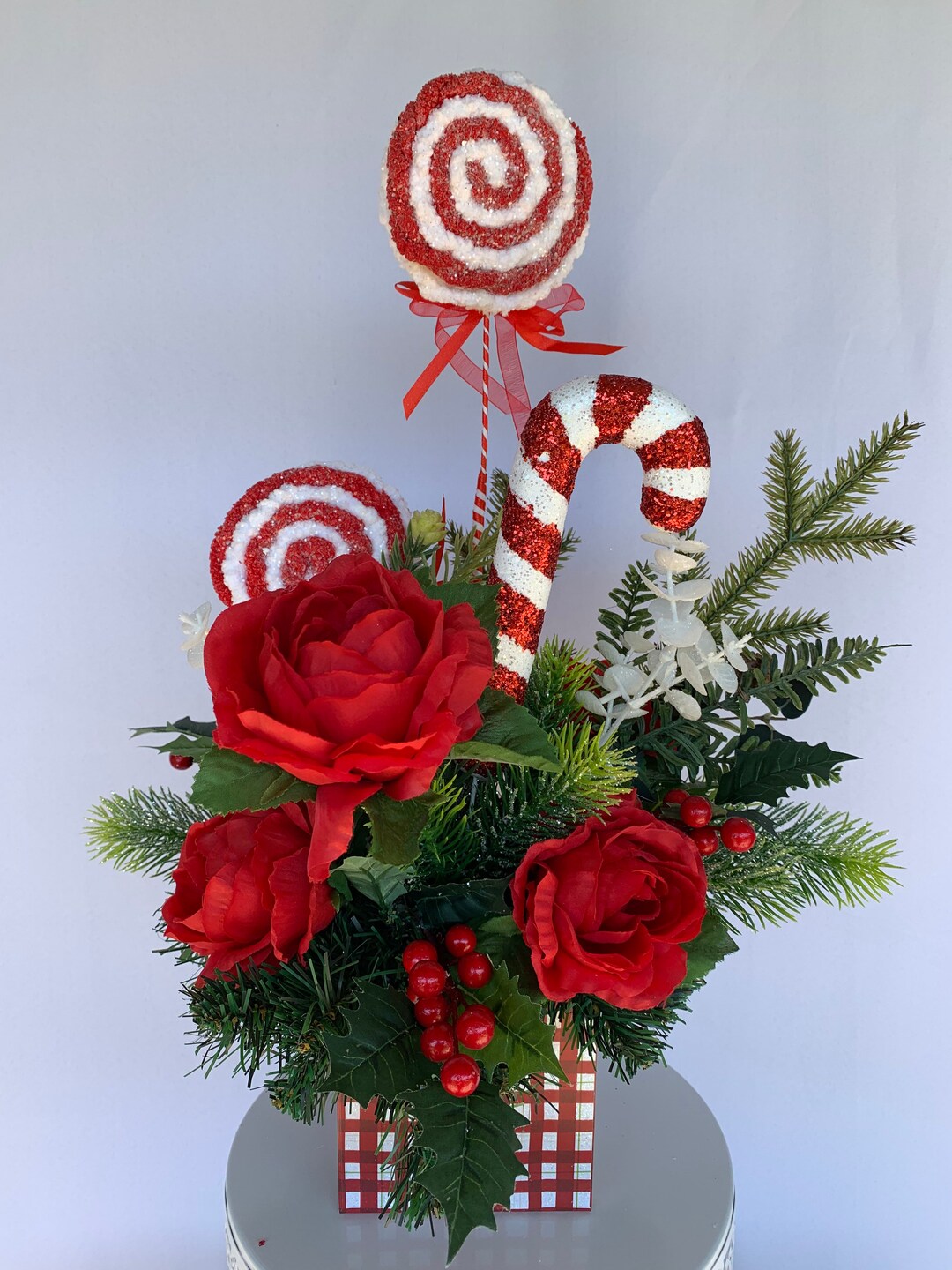 Christmas Candy Centerpiece: Red Roses, Candy Cane, and Pines - Etsy