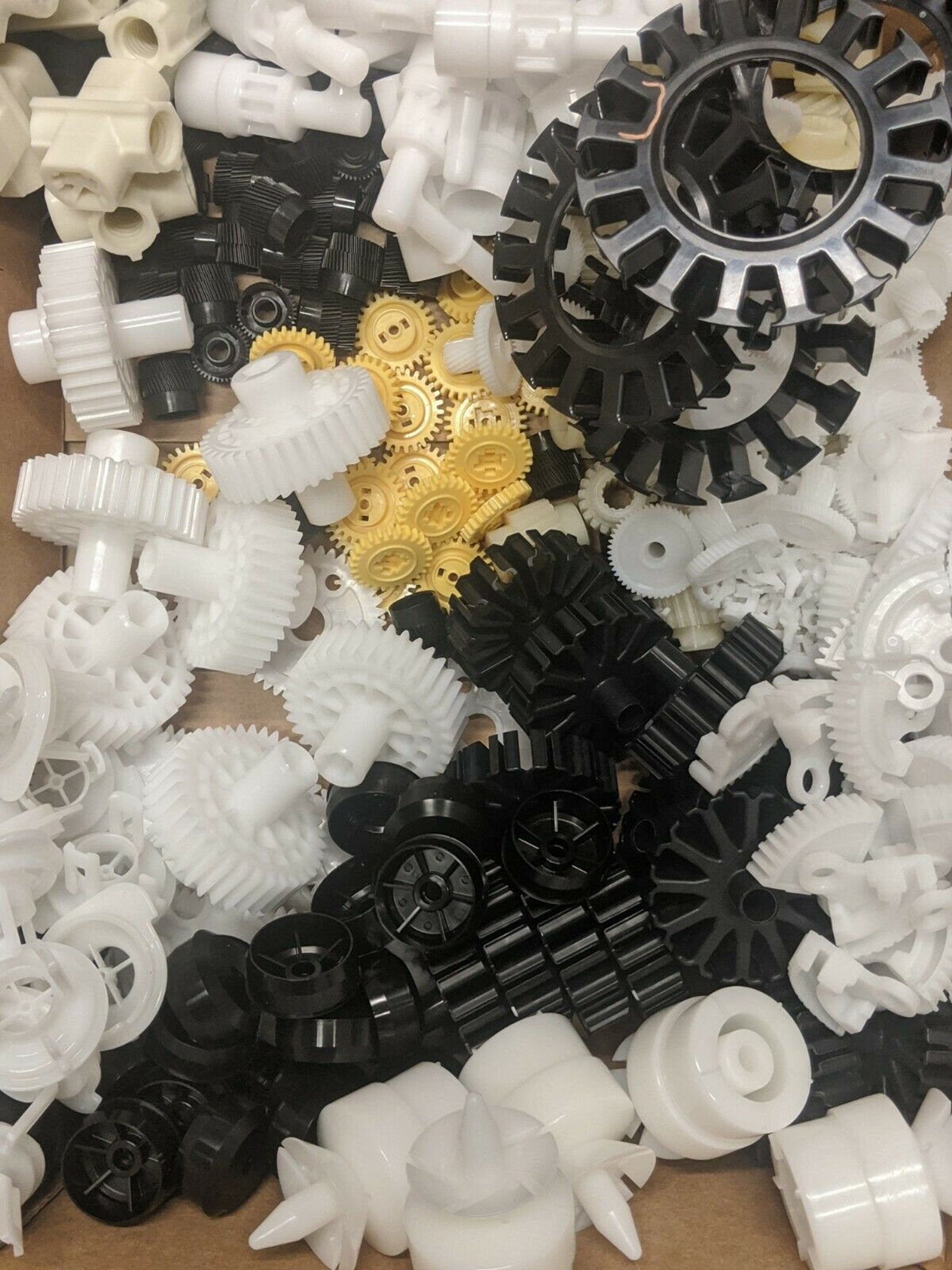 Lot of Plastic Gears, Cogs, Industrial Bits 1 Lb of Small Plastic Parts ...