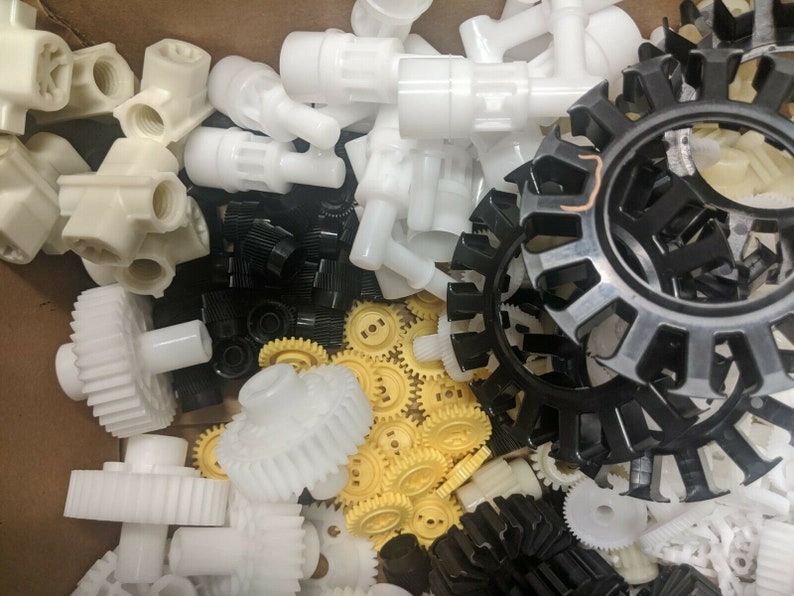 Lot of Plastic Gears, Cogs, Industrial Bits 1 Lb of Small Plastic Parts ...