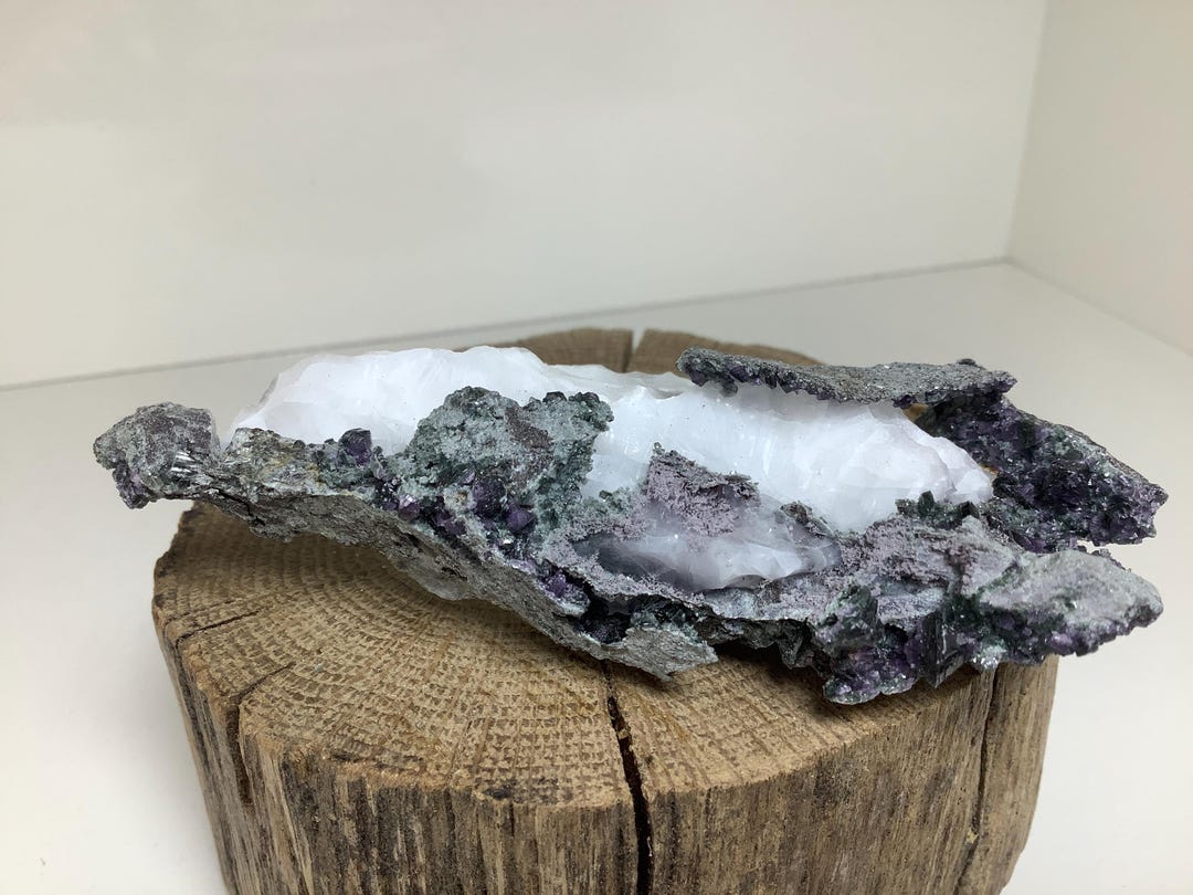 Rare Epitaxial Growth of Purple Amesite on Dark Green Clinochlore With ...