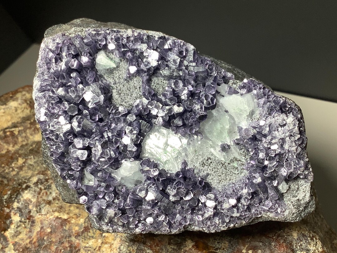 Rare Epitaxial Growth of Purple Amesite on Dark Green Clinochlore (nr 1 ...
