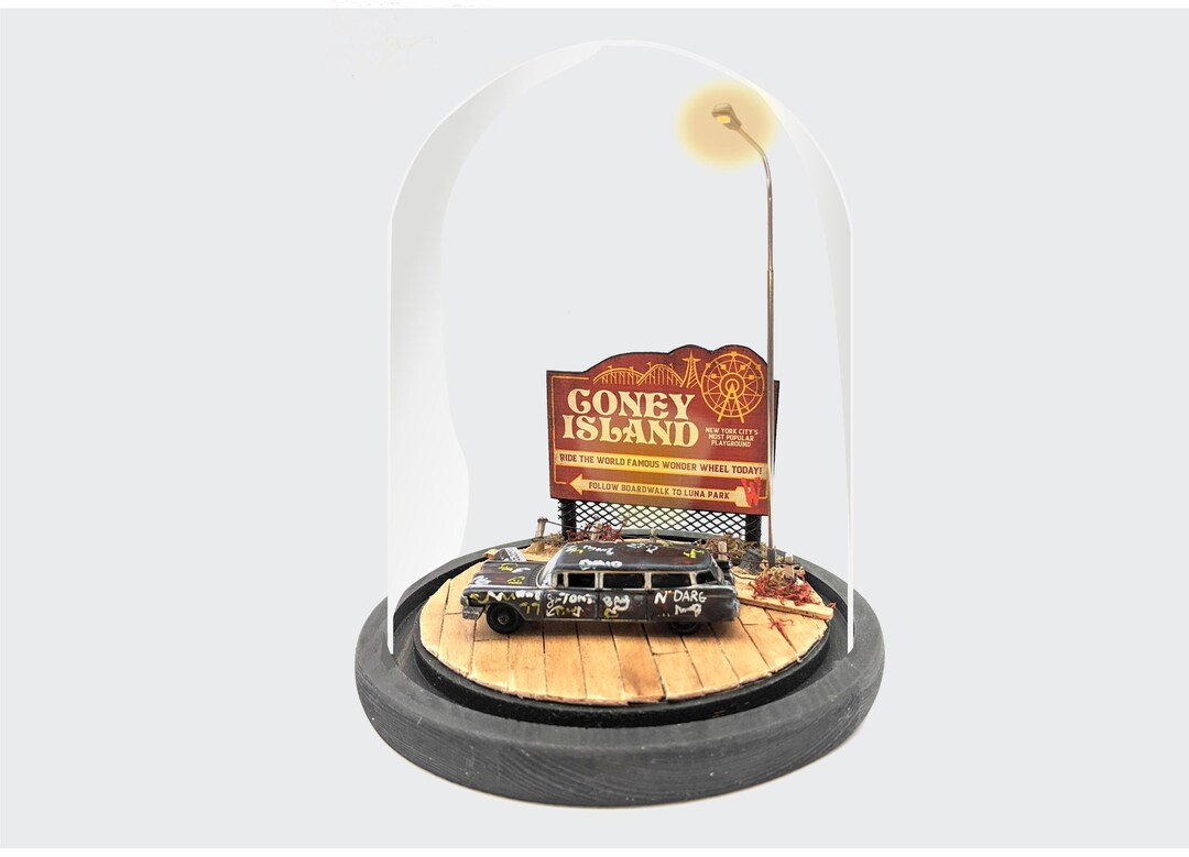 Warriors Movie Themed Diorama Lamp Featuring the Rogues 'hearse' and ...