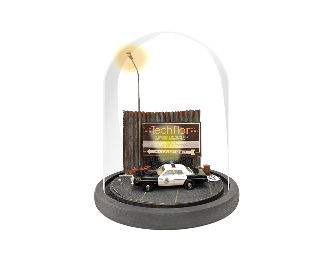 The Terminator Diorama Lamp Featuring Officially Licensed Terminator ...