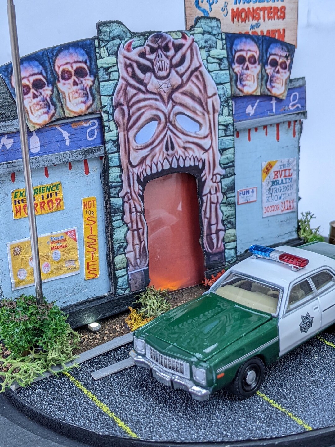 Captain Spaulding's Museum Lamp, 1:64 Car Diorama Light, Small Handmade ...