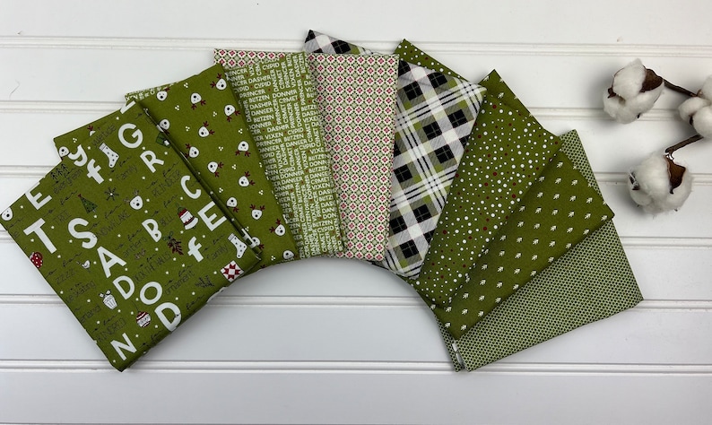 Moda on Dasher Fat Quarter Bundle (CC 55660) Sweetwater Christmas ...