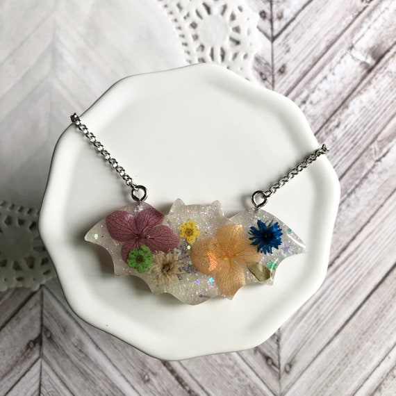 Flower Bat Resin Necklace Chained Bat Necklace Halloween - Etsy