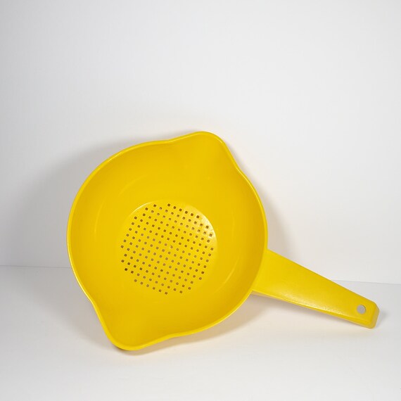Vintage Colander Yellow Tupperware Colander Strainer Yellow Kitchen Decor Retro Kitchen Etsy Canada