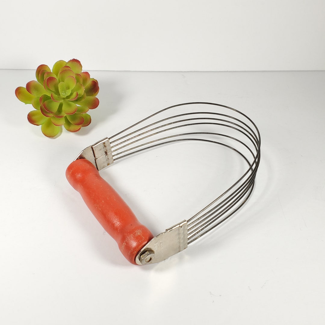 Vintage Pastry Cutter Androck USA Orange Red Handled Wood Kitchen ...