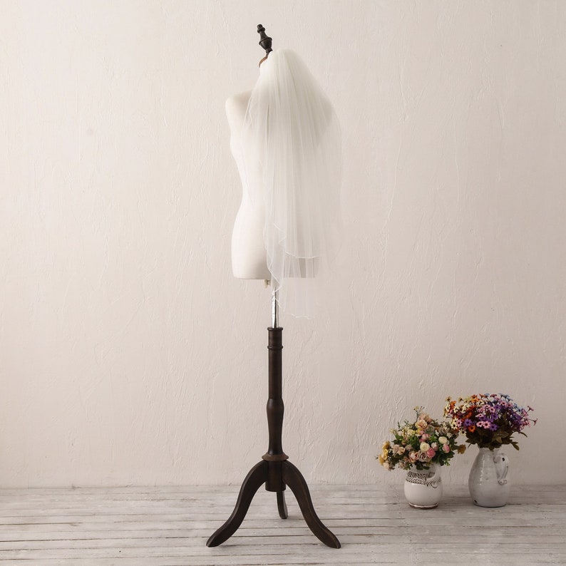 Short Wedding Veil, Two Layer Bridal Veil With Metal Comb - Etsy