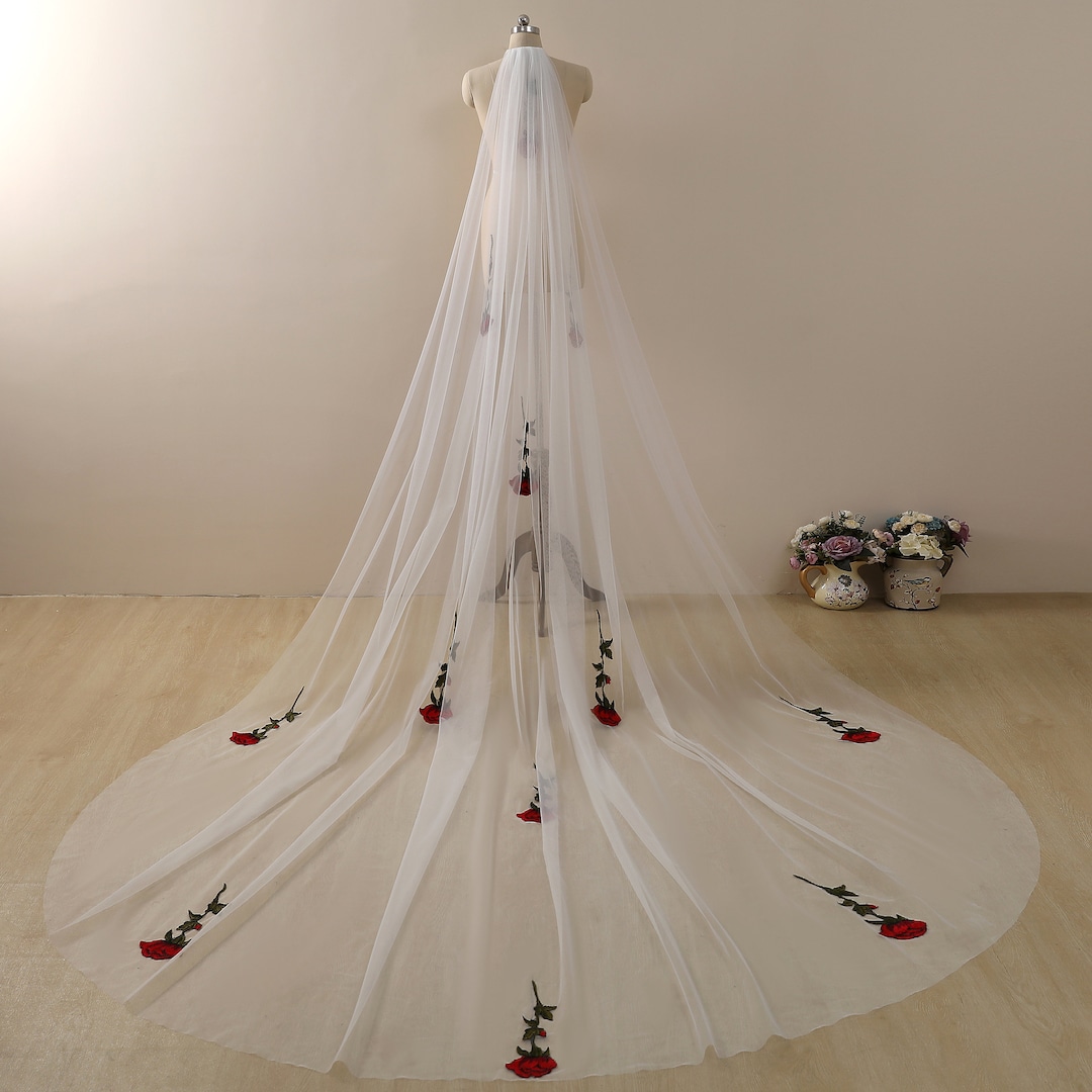 Rose Wedding Veil,floral Veil Rose Pattern,red Rose Veil,elegant Veil ...