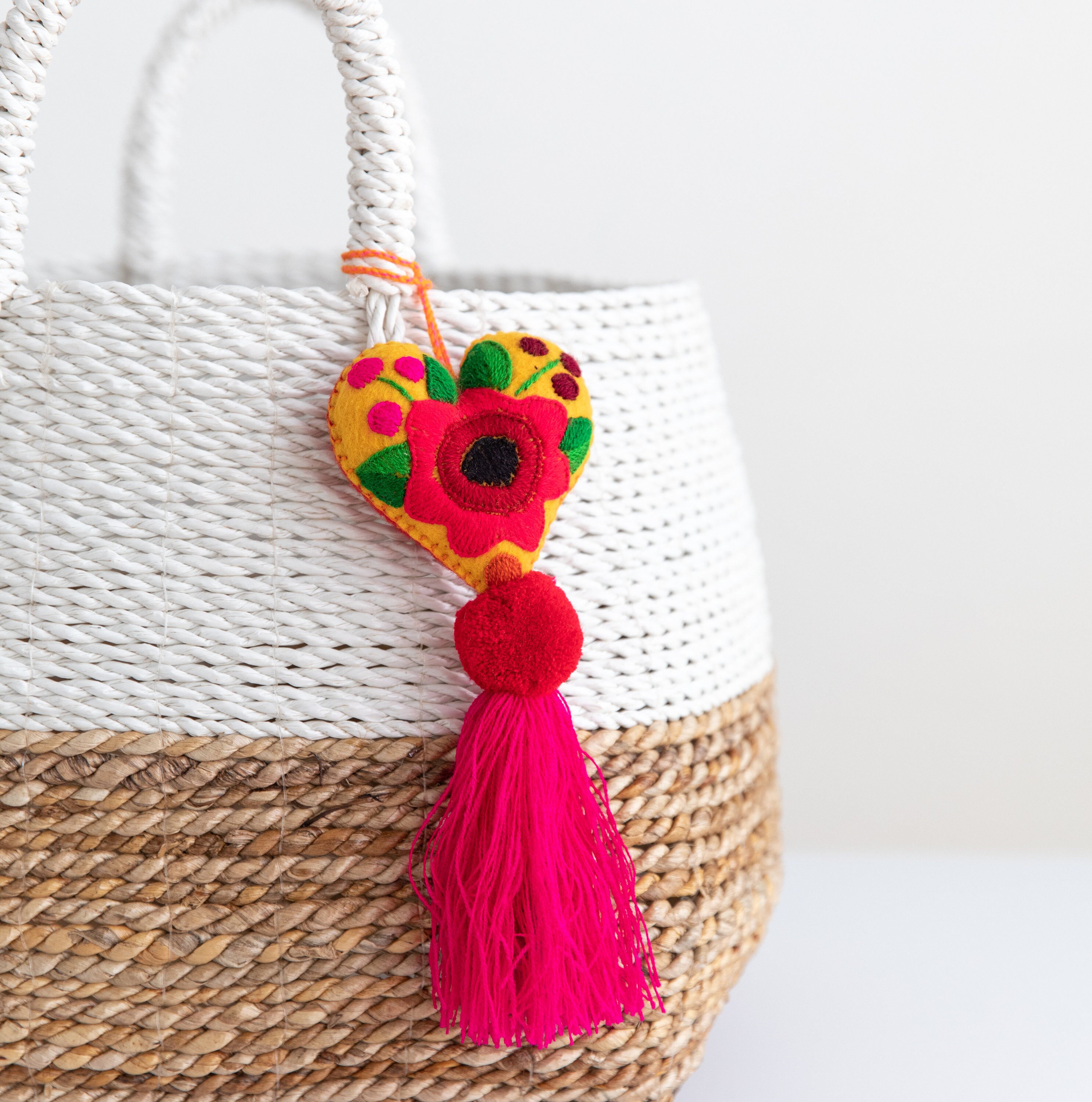 Flor De Corazon Pom Poms - Etsy