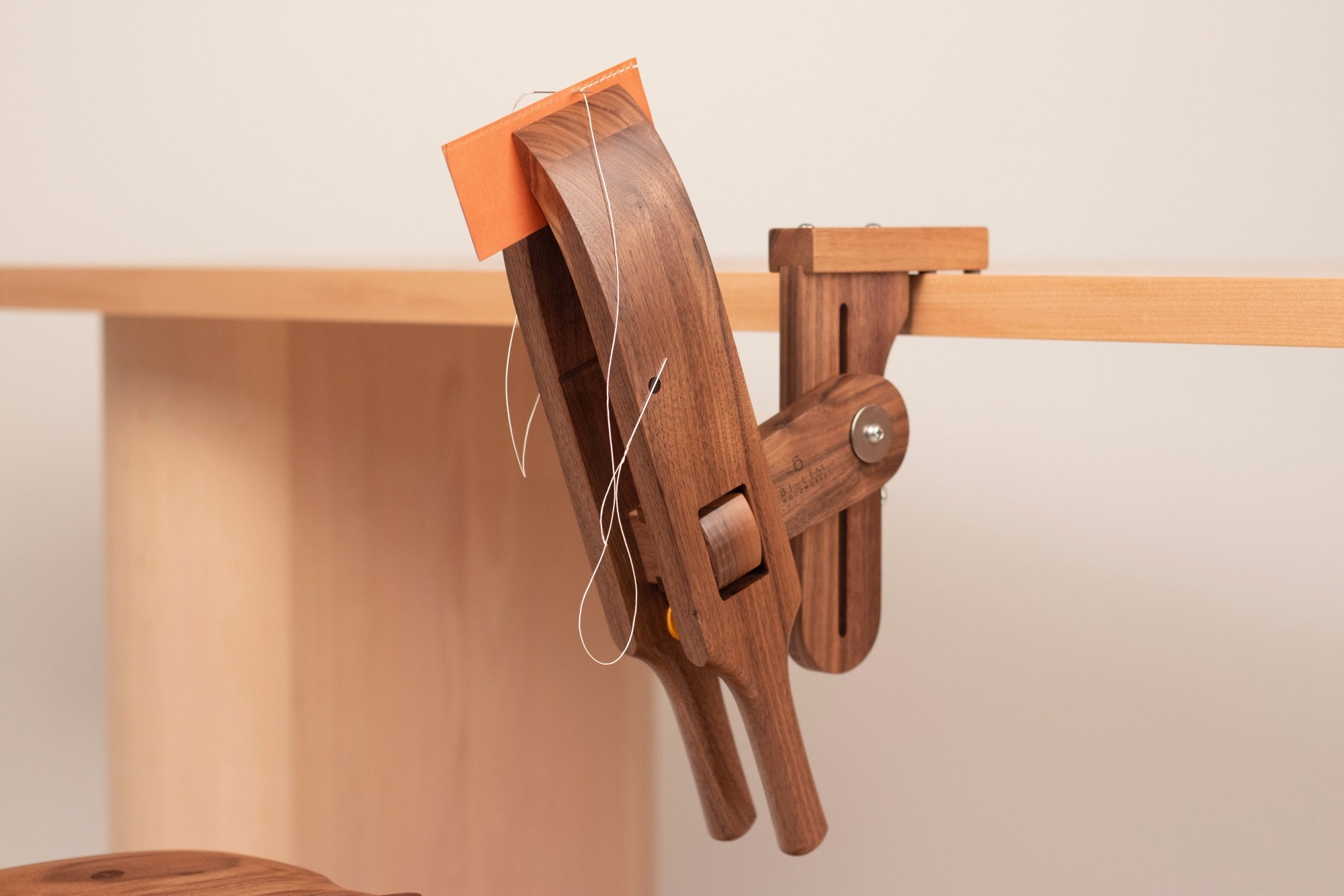 Table Pony walnut - Etsy