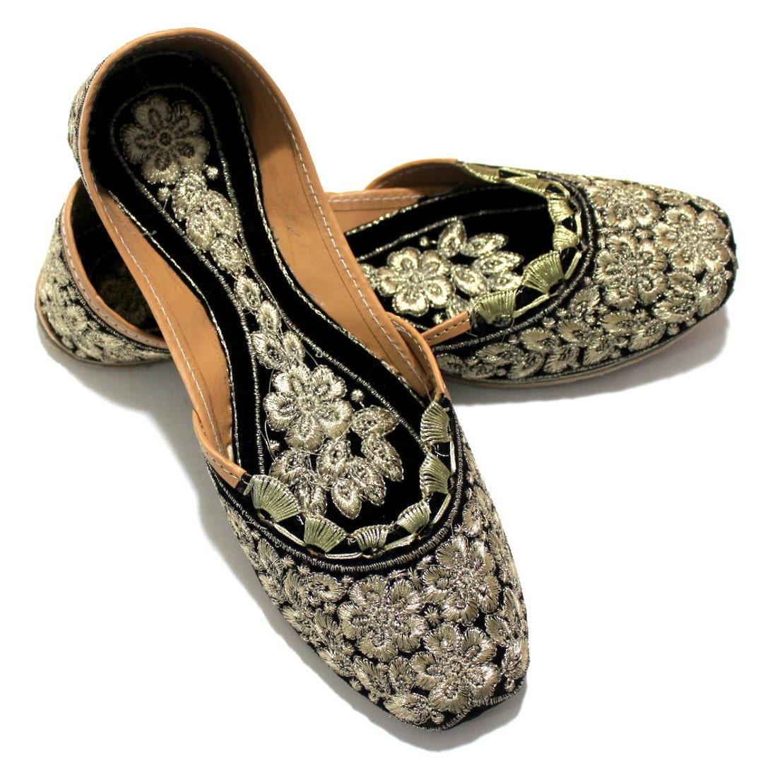 Embroidered Floral Women's Mojari Shoes | Indian Jutti - Etsy
