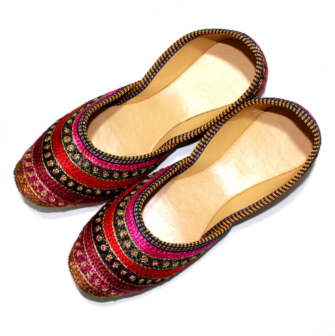 Handmade Leather Mojari Shoes: Indian Women's Jutti, Traditional ...