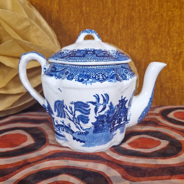 Blue Willow Teapot - Etsy