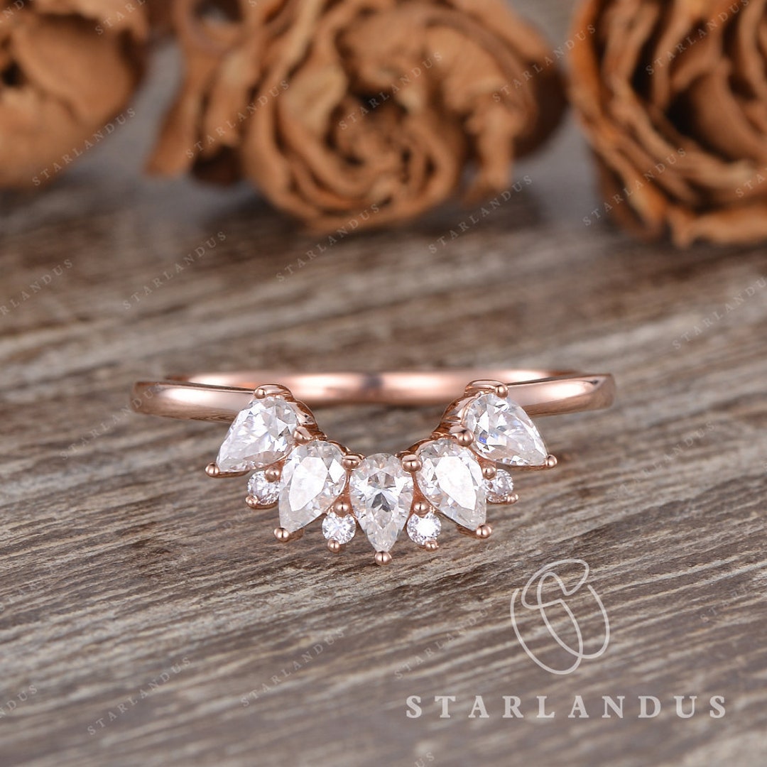 Custom Pear Shaped Curved Matching Band Star Moissanite Wedding Band ...