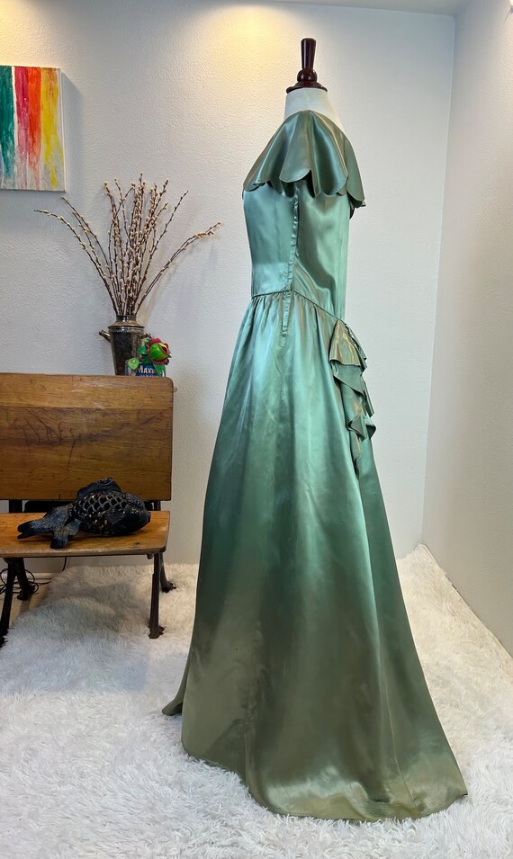 1940s dress / Vintage Volup 1940s Dress / 1940s gow… - Gem
