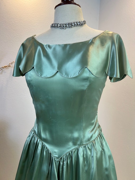 1940s dress / Vintage Volup 1940s Dress / 1940s gow… - Gem