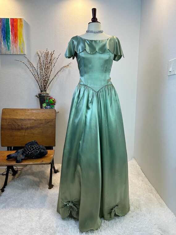 1940s dress / Vintage Volup 1940s Dress / 1940s gow… - Gem