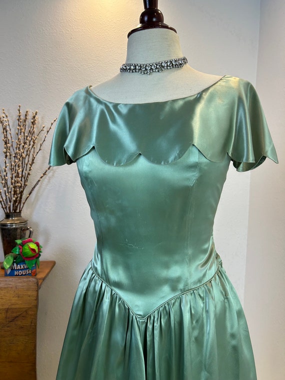 1940s dress / Vintage Volup 1940s Dress / 1940s gow… - Gem