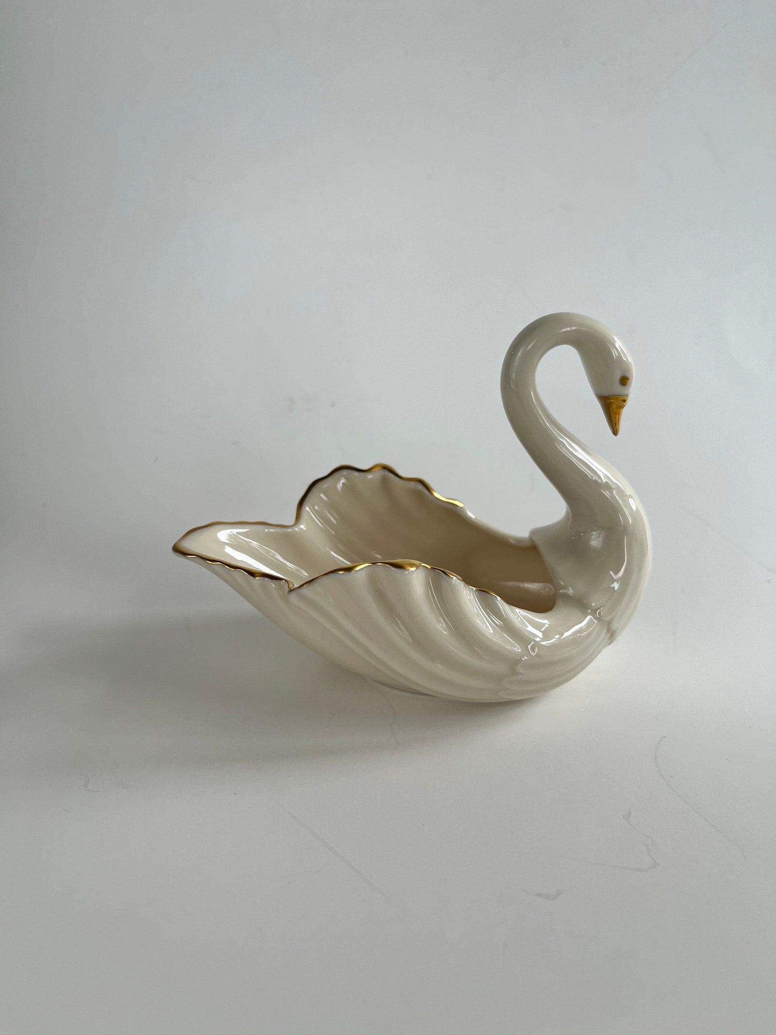 Vintage Porcelain and 22kt Gold Swans - Etsy