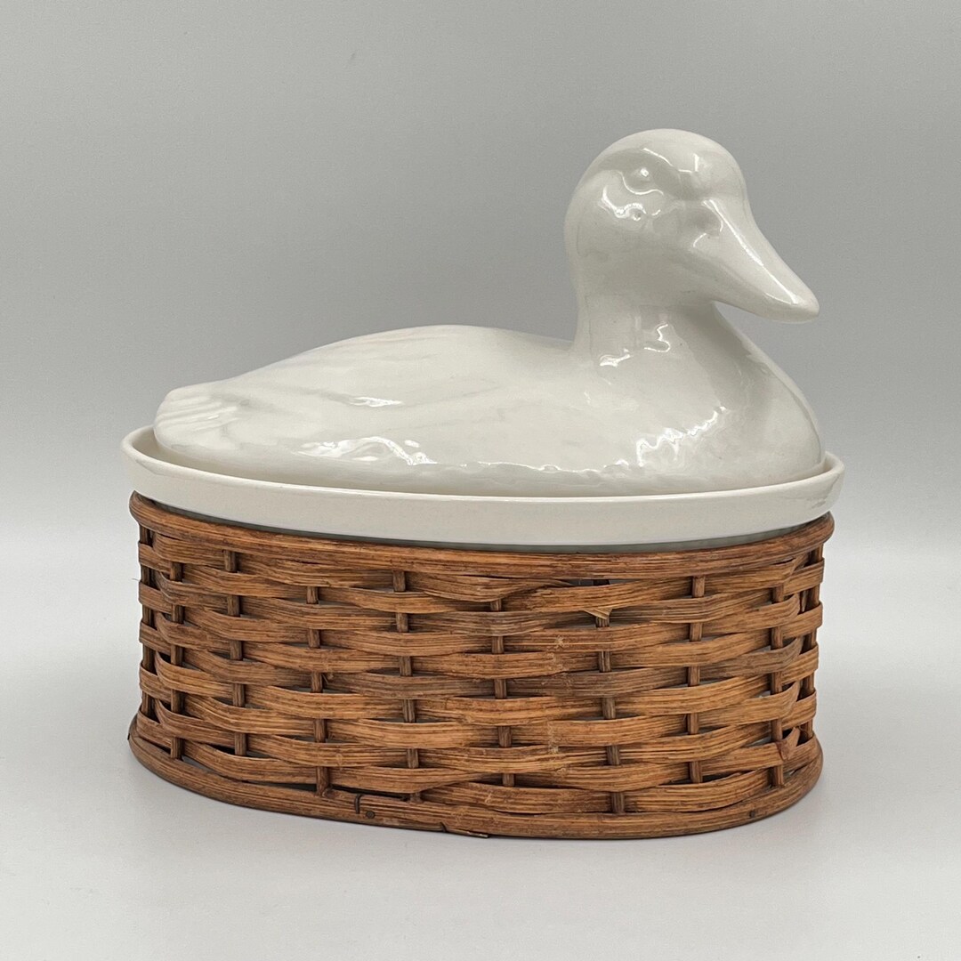 Vintage White Ceramic Nesting Duck Carbone Covered Casserole Tureen ...