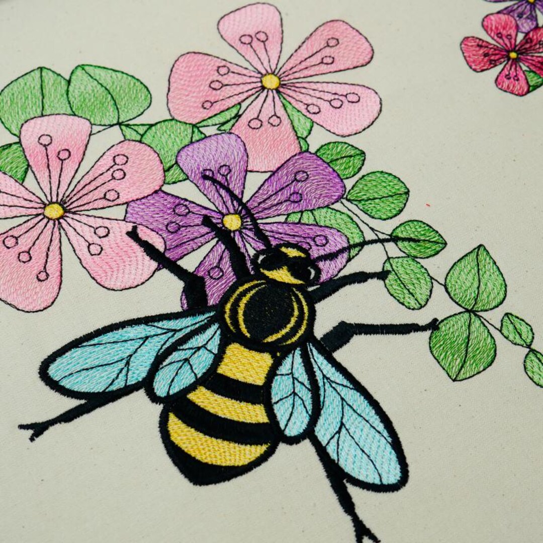 Bee Embroidery File – Summery Full-stitch Design | for Clothing, Bags ...