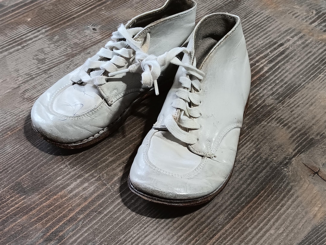 1950s-60s Vintage White Leather Baby Shoes W Hard Sole - Pair of Stride ...