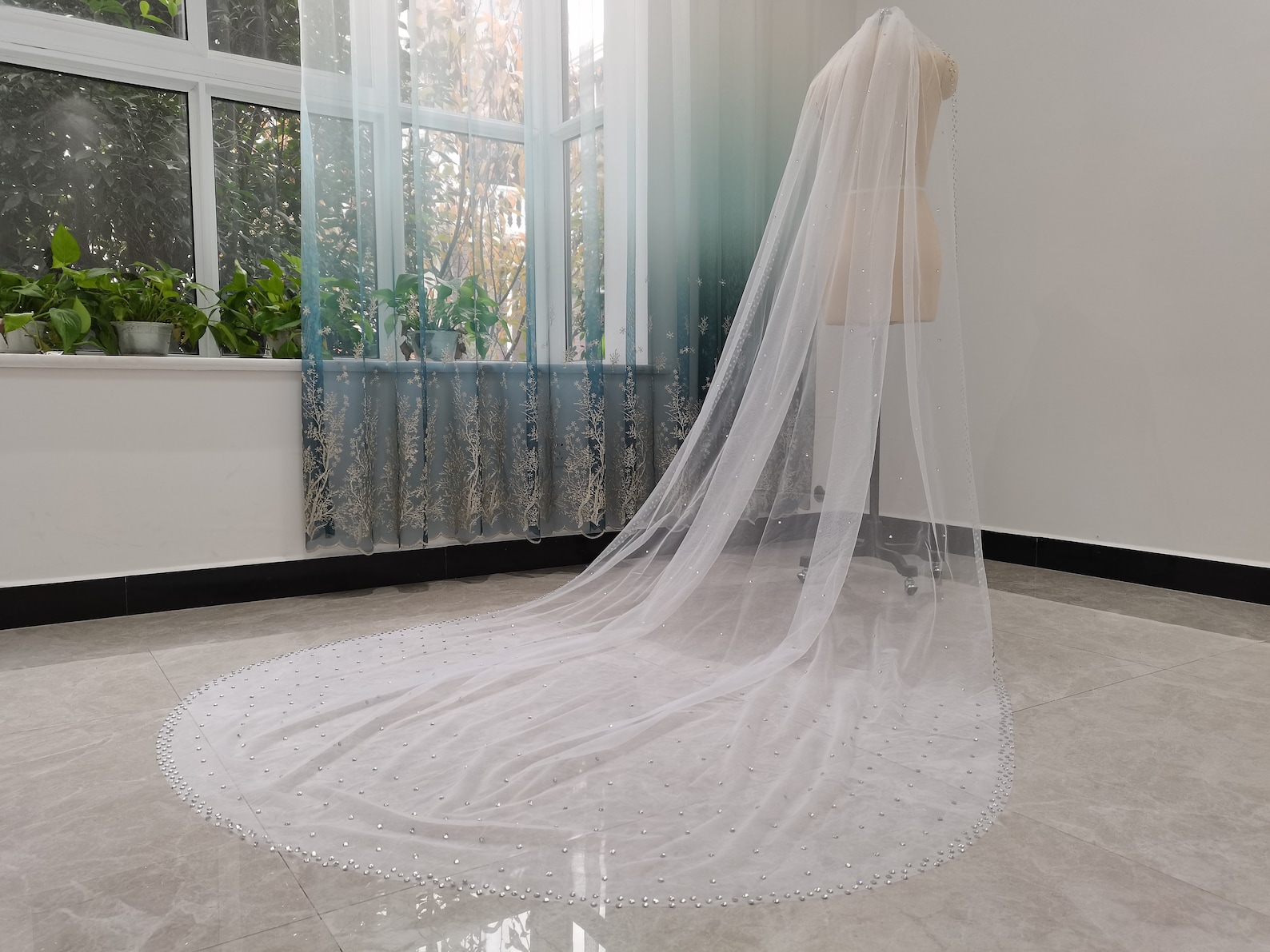 Cathedral Crystal Veil Crystal Wedding Veil Scattered | Etsy