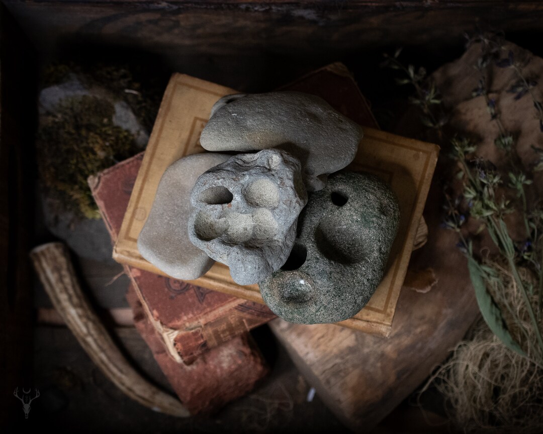 Hagstone Holey Stone Witchstone Faerie Stone Cailleach Adder Stone ...