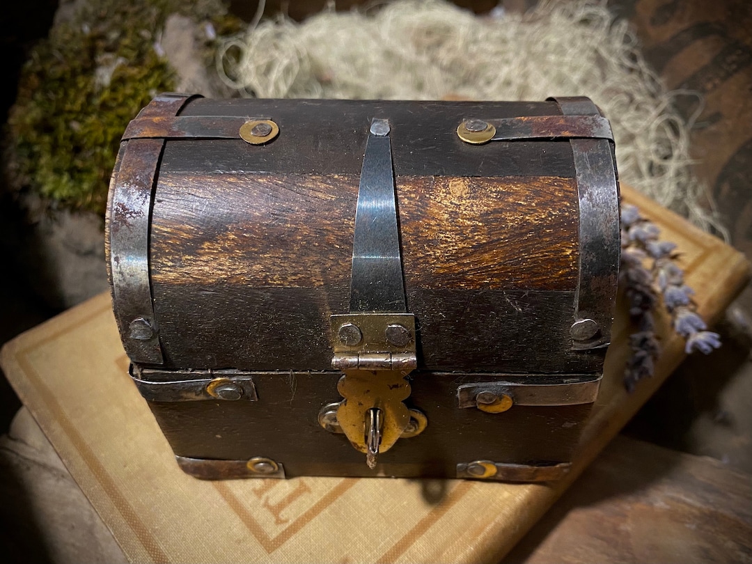 Small Rustic Wood Treasure Chest: Witchcraft Altar Decor - Etsy