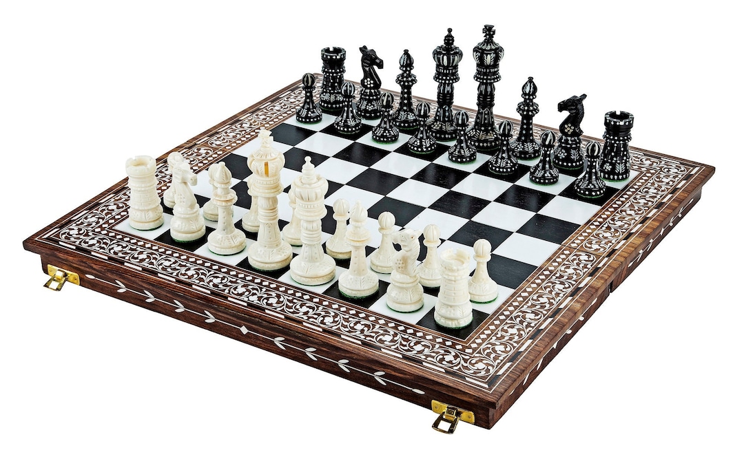 Hand Carved Camel Bone Chess Pieces: 4" King, Crown Design (set of 32 ...