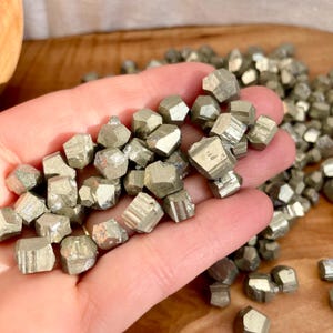 Pyrite Crystal – Natural Mini Pyrite Stones for Jewelry, Crafts ...