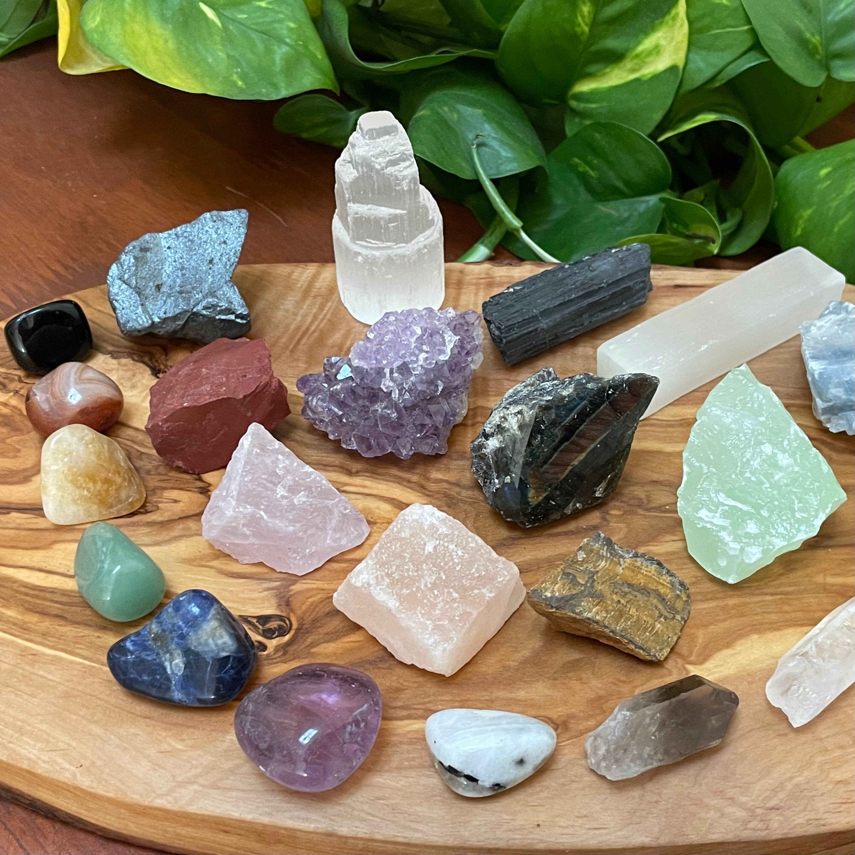 Beginner Crystal Set - 23-piece Chakra Healing Kit - Raw & Tumbled ...