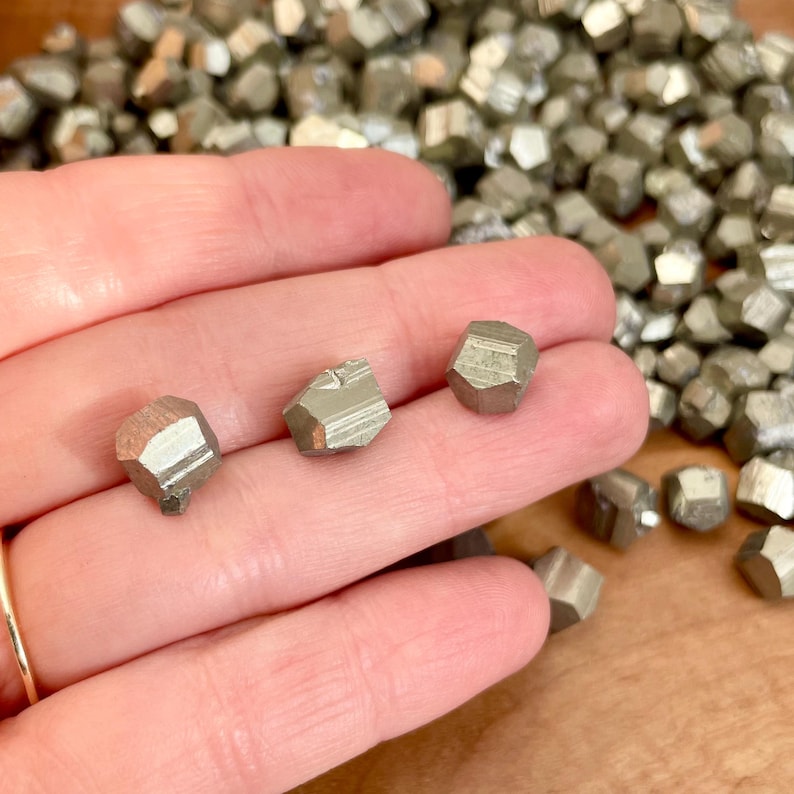 Pyrite Crystal – Natural Mini Pyrite Stones for Jewelry, Crafts ...