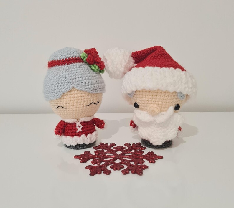 Mini Crochet Christmas Characters - Santa and Mrs Claus - Etsy