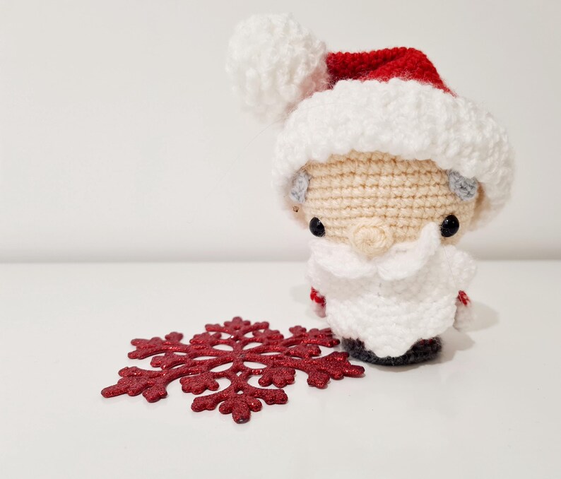 Mini Crochet Christmas Characters - Santa and Mrs Claus - Etsy