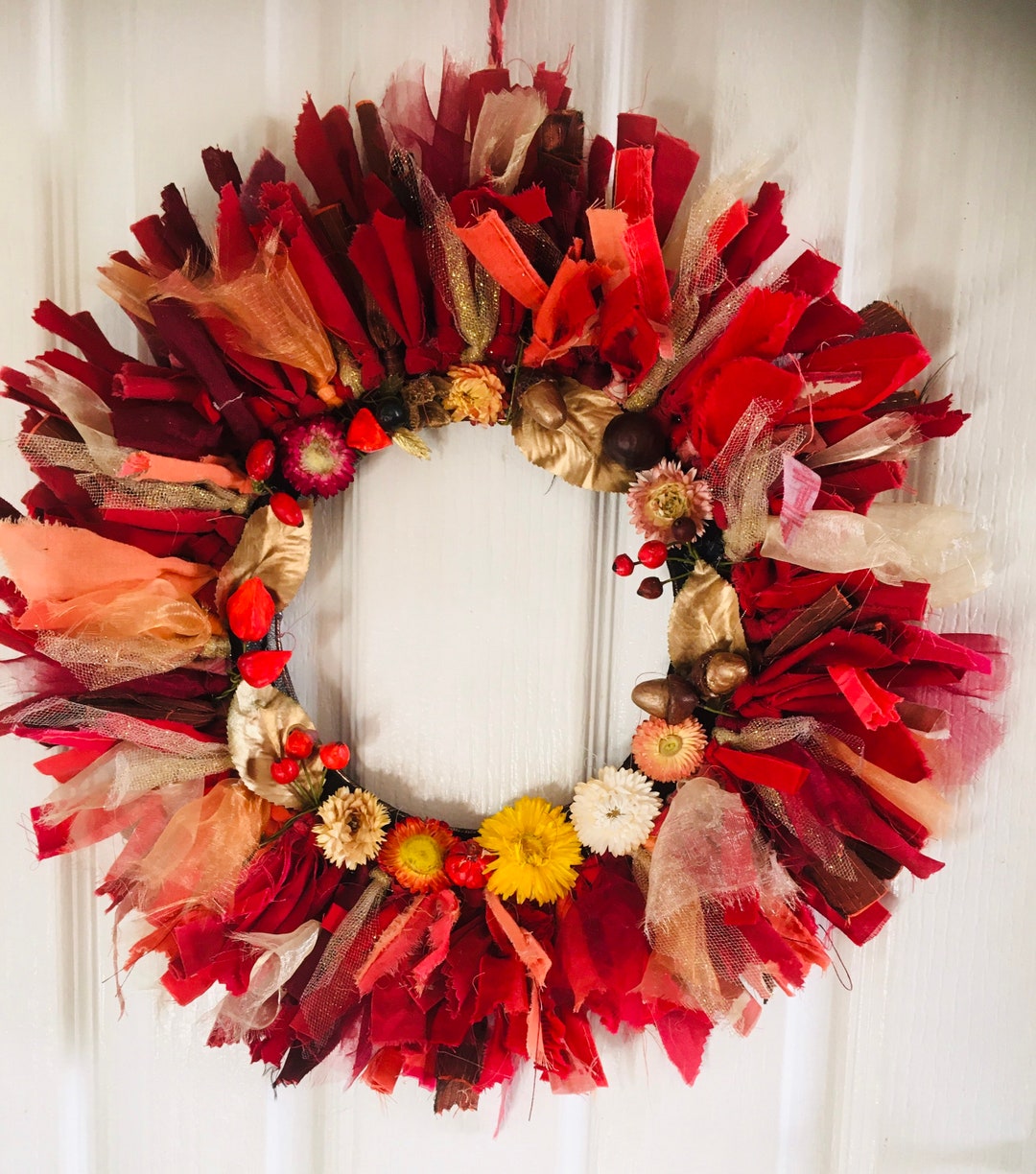 Kids Crafts. Make Your Own Beautiful Autumn Rag Wreath. Easy to Do ...
