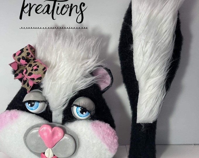 Skunk Wreath, Skunks, Valentines Day Wreaths, February 14th Attachment ...