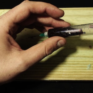 Retractable Stunt Syringe - Realistic Film Prop for Medical Scenes ...