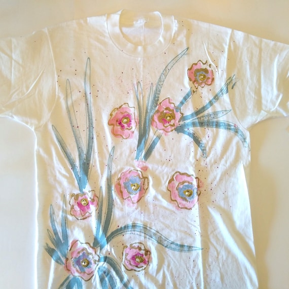 80s 90s Wetpaint Floral Handpainted Vintage White T S… - Gem