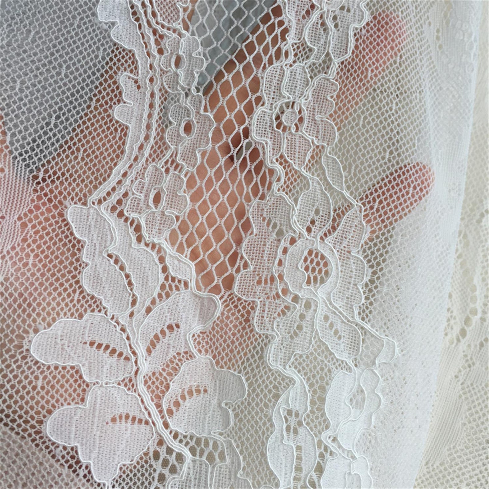 3 Yards Soft White Scalloped Lace Fabric Chantilly Cord Lace Fabric ...